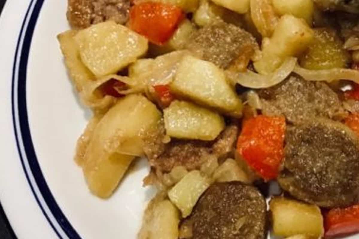 East Skillet Bratwurst Dinner - featuring Beyond Sausage Brats! - Fool ...